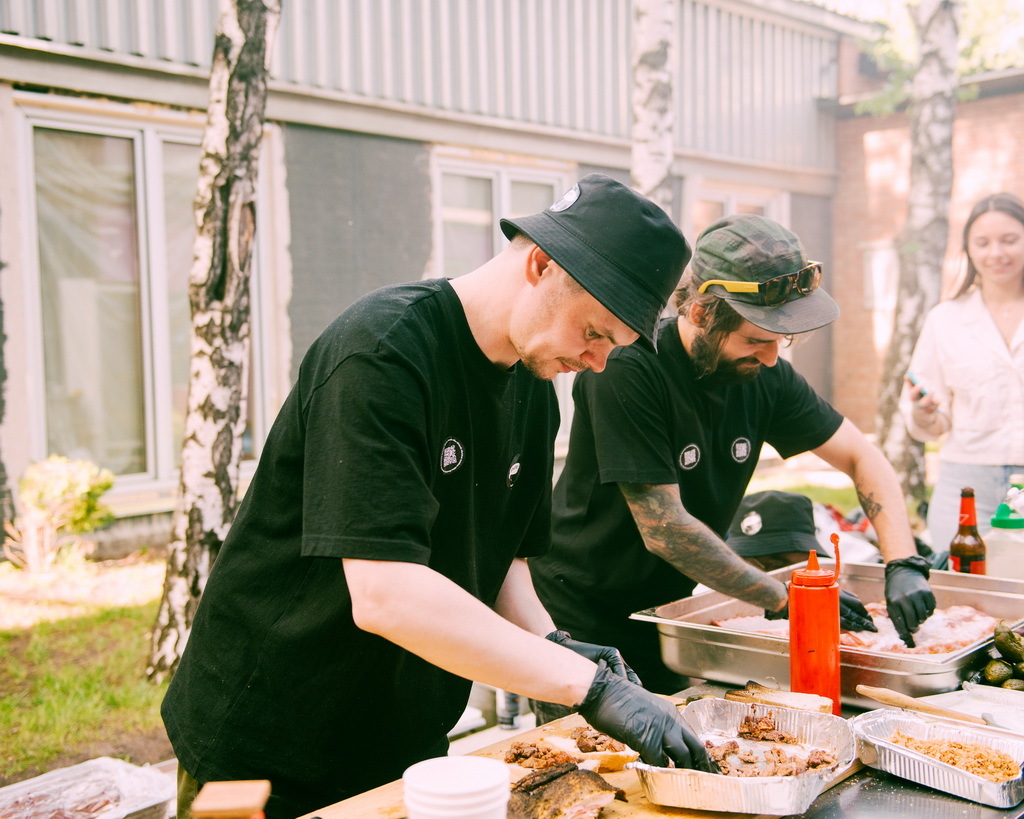 Смокеры ProBBQ фотографии с фестиваля Russian Grill Fest 2021